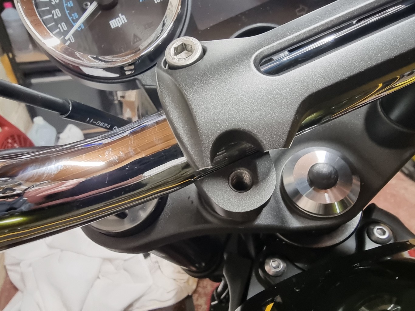 Handlebar clamp warning - Z900RS - Main Chat board - Z900RS