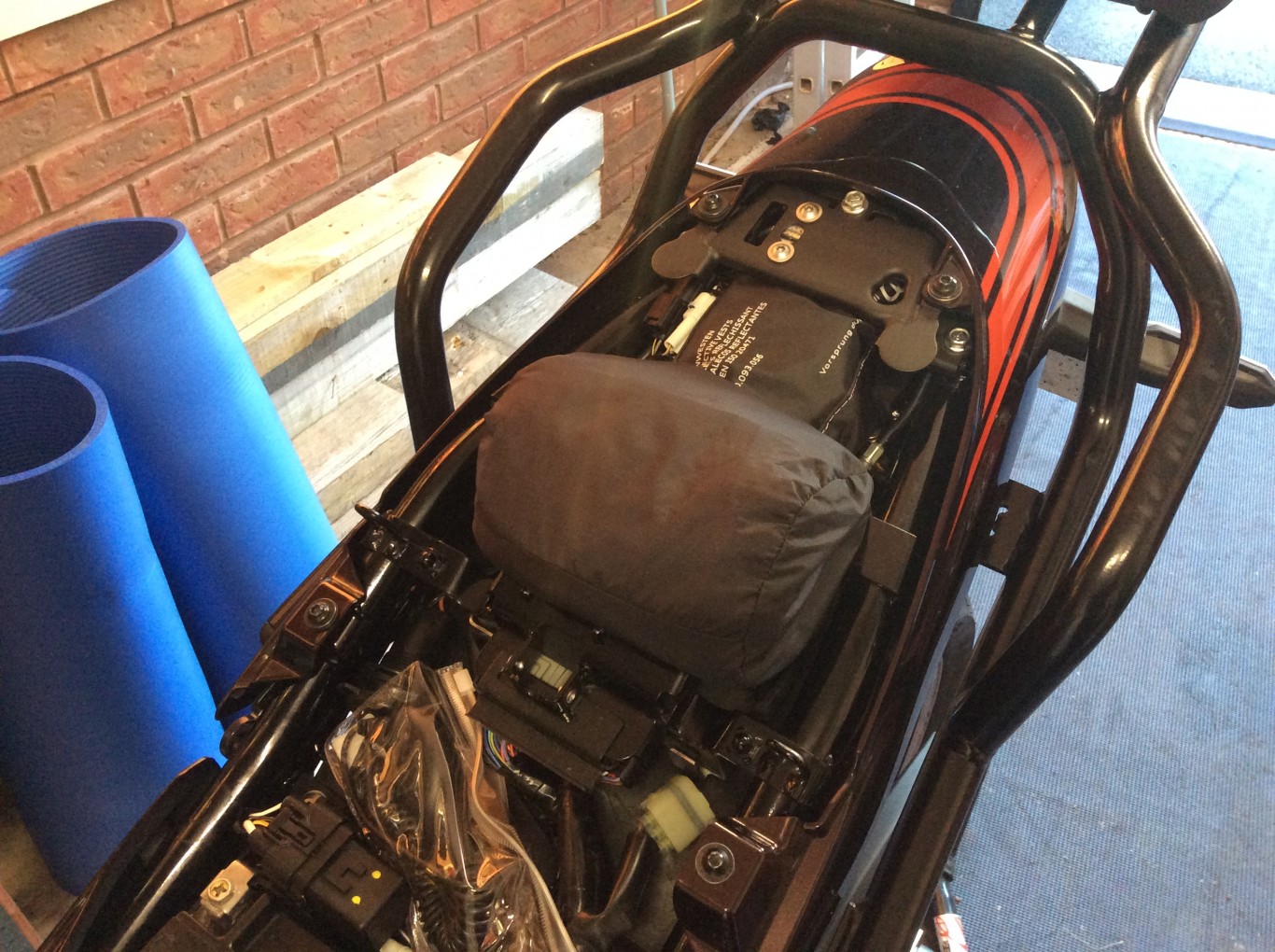 Space under seat - Modifications, Accessories, and Appearance - Z900RS